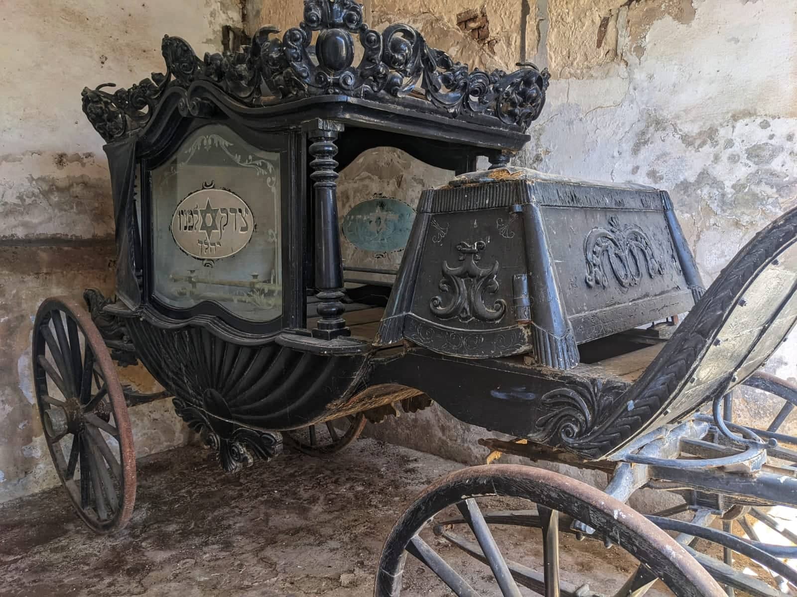 imágenes tomadas por un turista... - MUSEO RABINO GOLDMAN